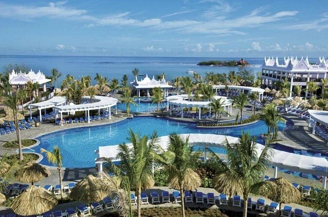 Montego Bay Airport Transfer to Hotels in Montego Bay or Falmouth - Who Should Consider This Transfer?