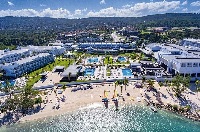 Montego Bay Airport Transfer to Montego Bay and Falmouth Hotels - Who Will Love This Service?