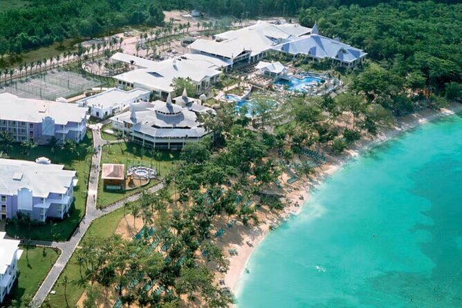 Montego Bay Airport transfer to Riu Negril - An In-Depth Look at the Transfer Experience