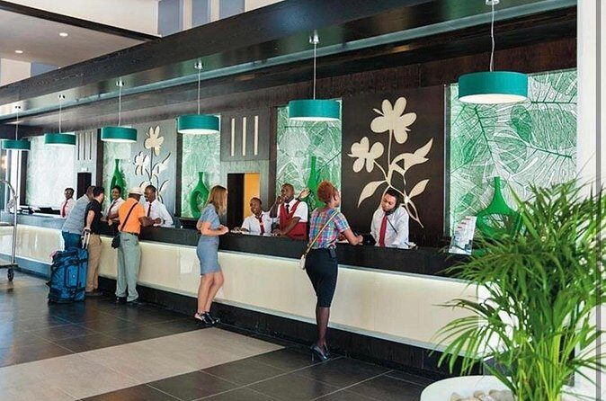 Montego Bay Airport transfer to Riu Negril - Authentic Insights from Reviews