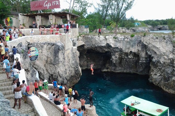 Montego Bay Excursion Negril 7 Miles Beach, Rick's Cafe and Time Square Shopping - Who Will Love This Tour?