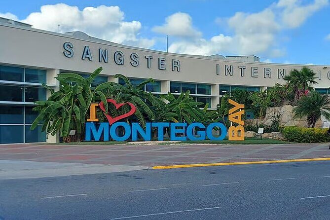 Montego Bay Jamaica Sangster Airport Transfer to Ocho Rios Hotels - Comfort, Amenities, and Service
