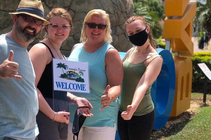 Montego Bay Roundtrip Luxury Transfer with Lounge Access - FAQ