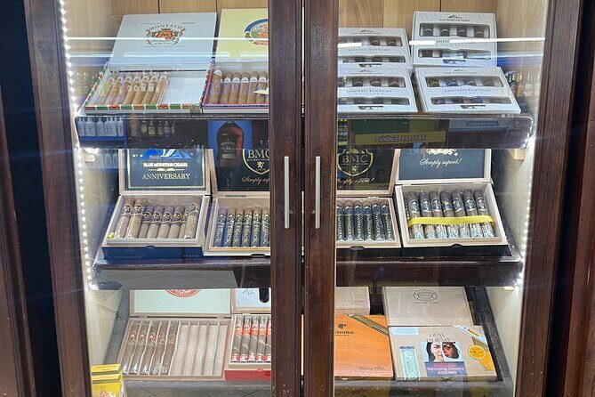 Montego Bay Sightseeing, Souvenir Shopping and local food hunt - Key Points