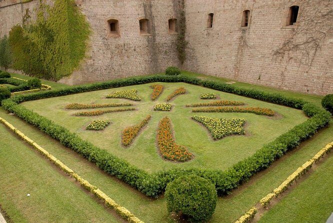 Montjuic Castle Admission Ticket in Barcelona - Key Points