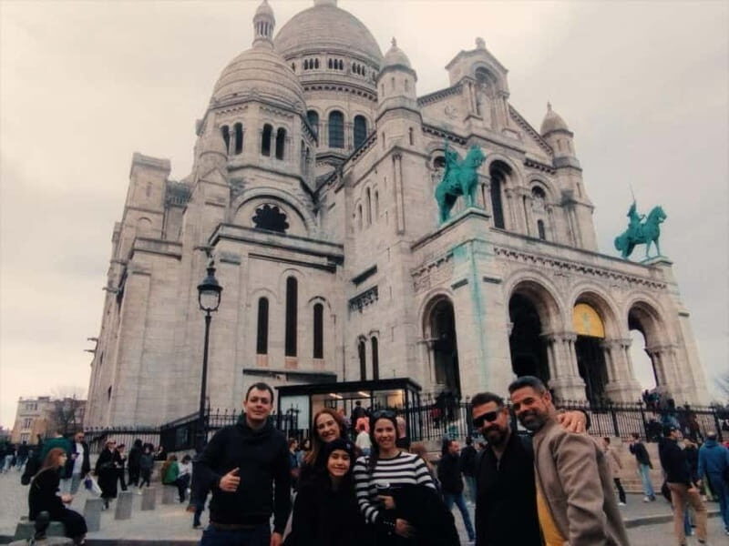 Montmartre: A journey through the art and history of bohemian Paris - Key Points