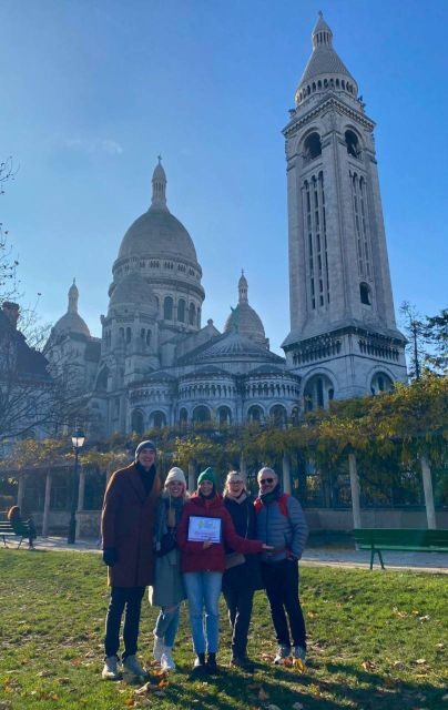 Montmartre: Guided tour to Sacré-Coeur - Starting at the Famous Moulin Rouge