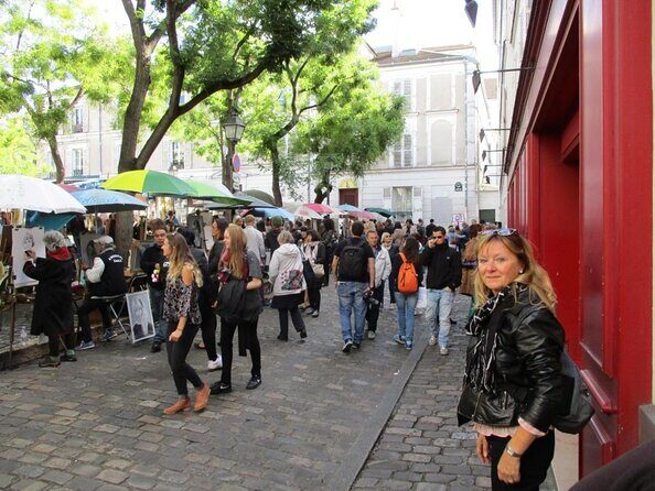 Montmartre guided walking tour with local guide in small group - A Closer Look at the Itinerary