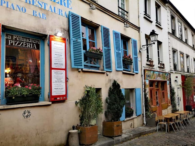 Montmartre : private family tour - FAQs