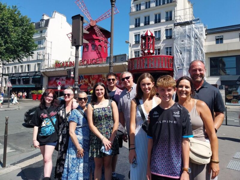 Montmatre Walking Tour: the essential highlights+ - The Artist’s Corner: Place du Tertre