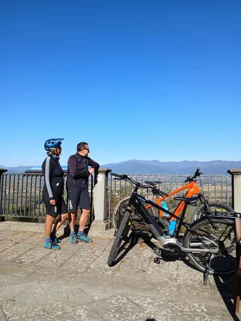 Montone: e-bike tour of the medieval village and visit to a winery - Exploring the Charm of Montone and Umbria on Two Wheels