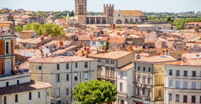 Montpellier: Express Walk with a Local in 60 minutes - Discovering Montpellier: An Honest Look at the 60-Minute Local Walk