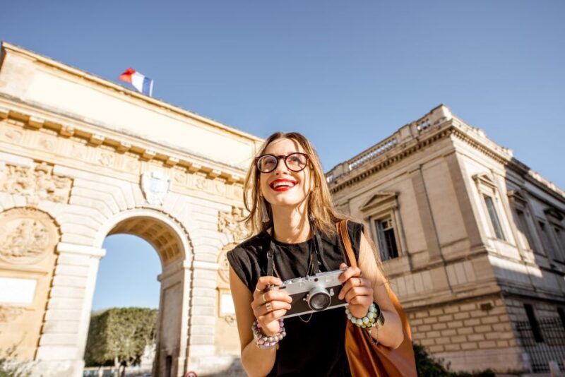 Montpellier: Express Walk with a Local in 60 minutes - Key Points