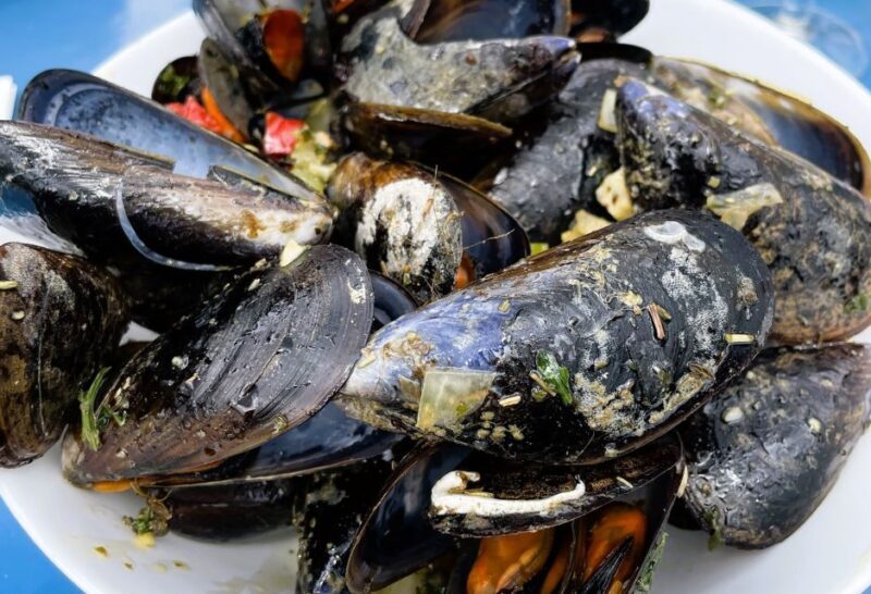 Montpellier : half-day trip walking tour in Sète and oysters - FAQs