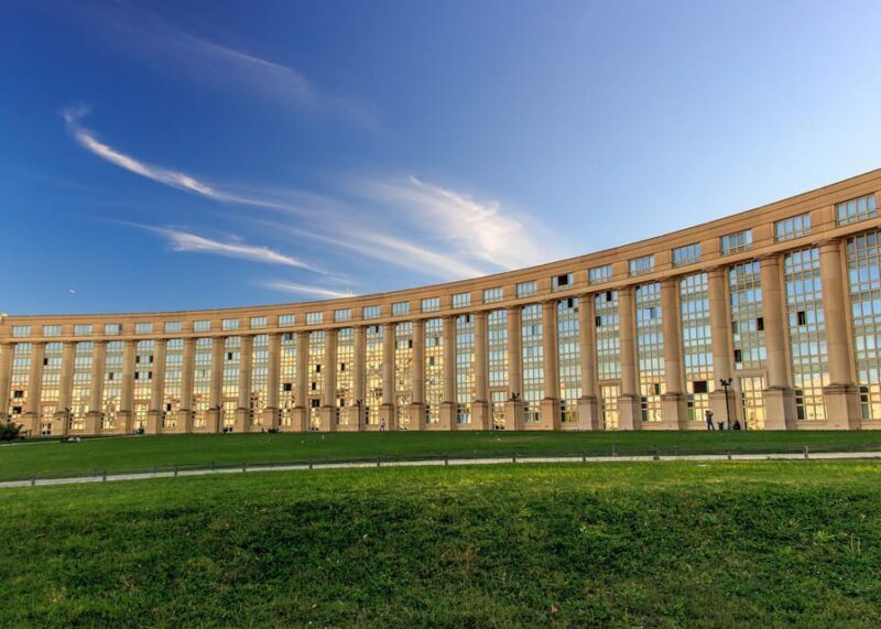 Montpellier private guided city tour - The Sum Up