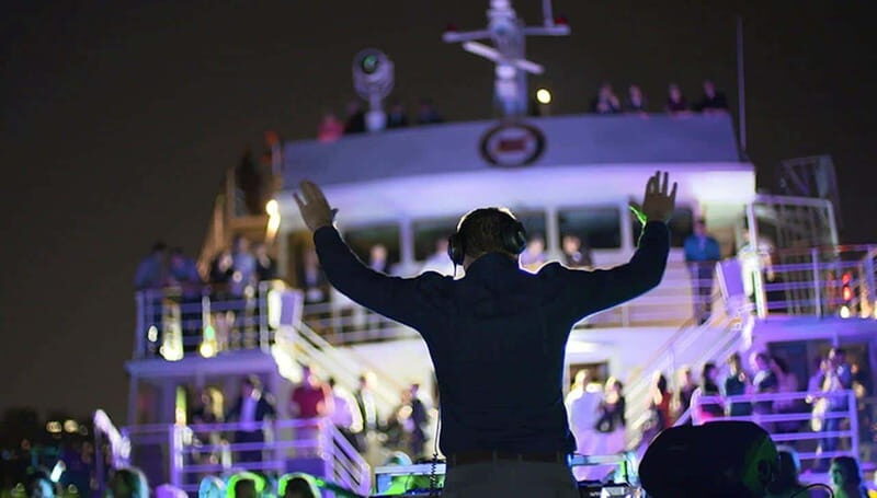 Montréal: 3 or 5-Course Dinner Cruise with DJ & Dancing - Detailed Breakdown of the Itinerary