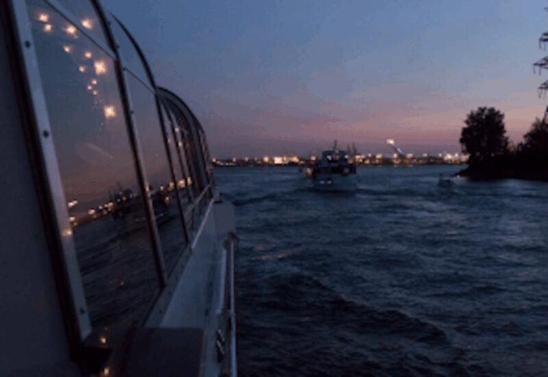 Montreal: Bateau-Mouche Cruise with A La Carte Dinner Option - Weather and Deck Access