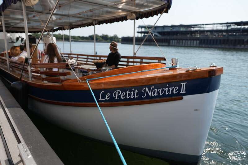 Montreal: Electric Boat Cruise with Onboard Drinks - Why You Might Love This Experience
