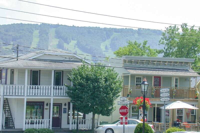 Montreal: Laurentian Mountains Day Trip - Key Points