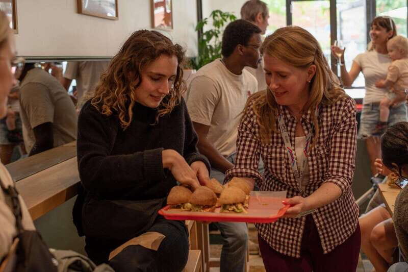 Montreal: Mile-End Foodie Walking Tour with 6 Tastings - Key Points