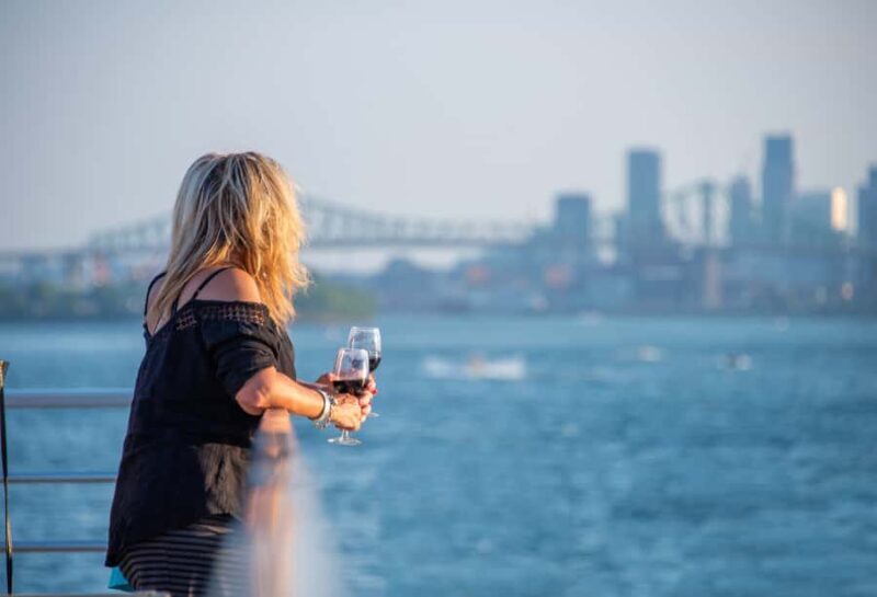 Montreal: Port of Montreal Tower Entry & Cruise Combo - FAQs