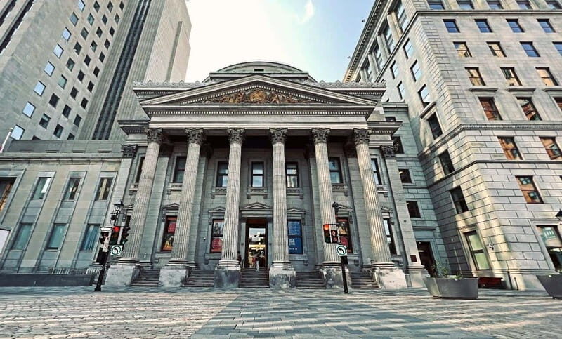 Montreal Private Walking Tour 2h Plus Video Experience 360° - Pricing and Value