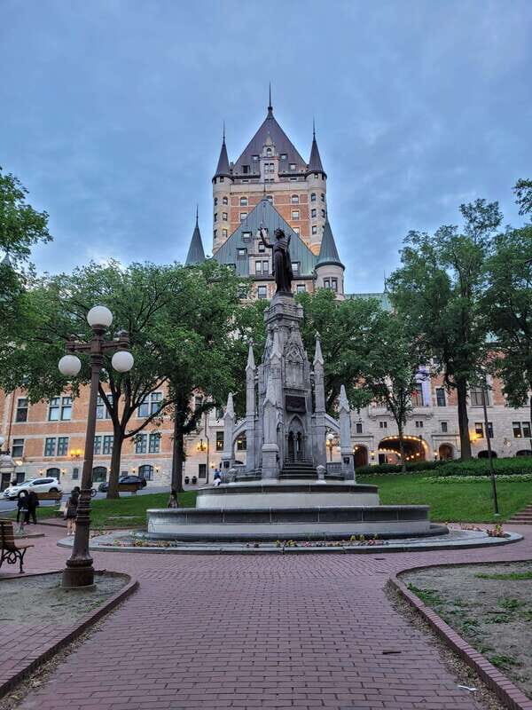 Montreal to Quebec City Tour with Private Transportation - Quebec City: The Heart of the Tour