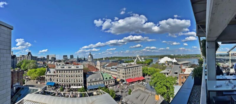 Montreal: Walking Tour 2h Downtown, RESO and Old Montreal - An In-Depth Look at the Montreal Walking Tour