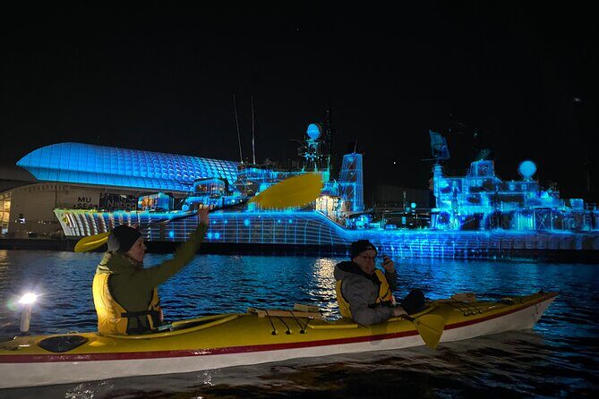 Moonlight Sea Kayaking Experience in Sydney's VIVID Festival - An Honest Look at the Experience