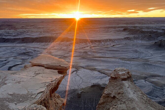 Moonscape Overlook and Bentonite Hills Half Day Private Tour - Key Points