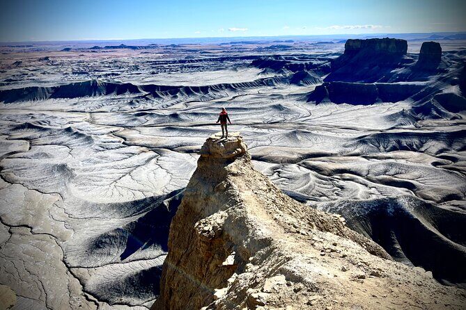 Moonscape Overlook Factory Butte and Bentonite Hills - Considerations Before Booking