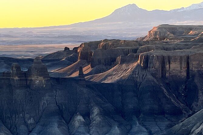 Moonscape Overlook Factory Butte and Bentonite Hills - FAQs