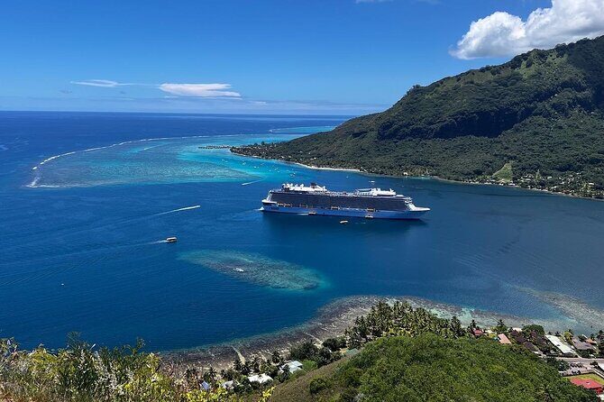 Moorea Cruise Ships: 4x4, Belvedere, Pineapple, & Magic Mountain - A Thorough Look at the Moorea 4x4 Experience