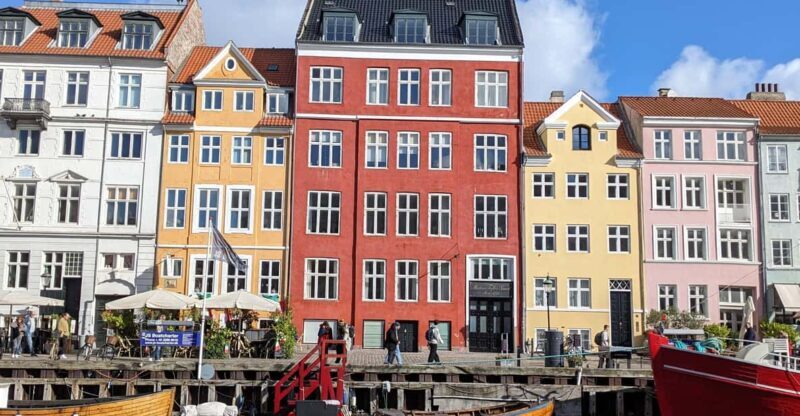 Mop in the heart of Copenhagen - private guided tour in French - Key Points
