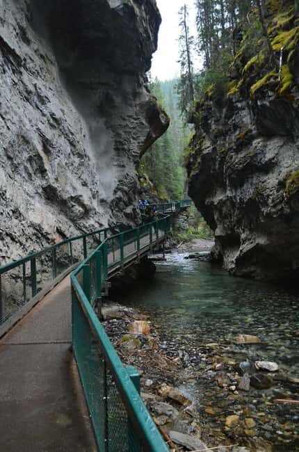 Moraine Lake Louise Emerald Johnston Canyon Banff Yoho Tour - Who Should Book This Tour?