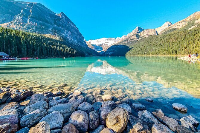 Moraine Lake,Lake Louise,Emerald& Peyto Lake 4 lakes from Canmore - Why Consider This Tour?