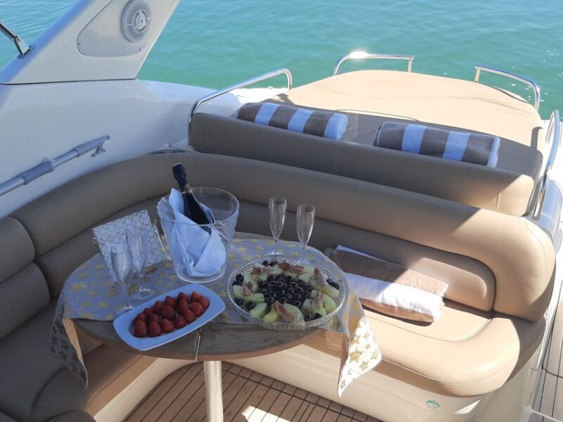 Morning/Afternoon Luxury Yacht Cruise with Drinks and Snacks - Key Points