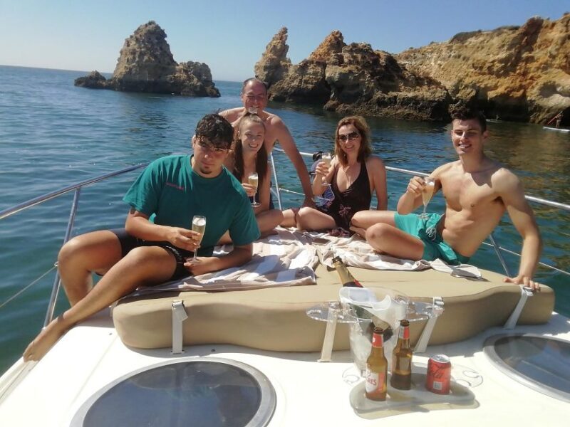 Morning/Afternoon Luxury Yacht Cruise with Drinks and Snacks - FAQ