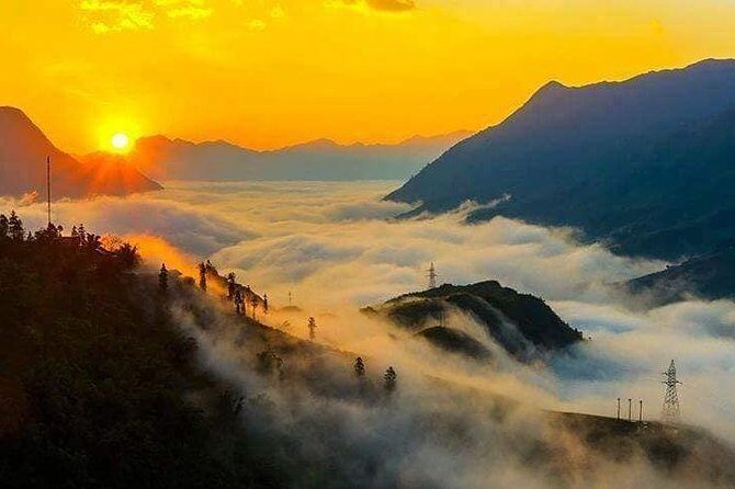 Morning limousine D-car 8-seat transfer to Hanoi airport depart from Sapa - The Sum Up