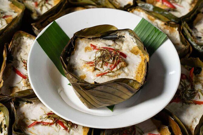 Morning Tuk Tuk Food Tour: Taste Iconic Dishes of Battambang - Transportation & Group Dynamics