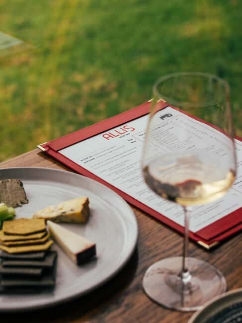 Mornington Peninsula: Wine and Cheese Discovery - An Authentic Taste of Mornington Peninsulas Wine and Cheese Scene