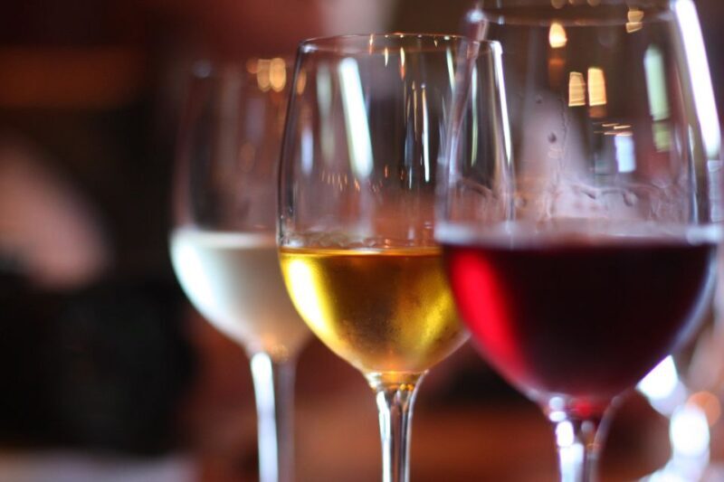Mosel: Accompanied wine tasting directly at the winery - Key Points