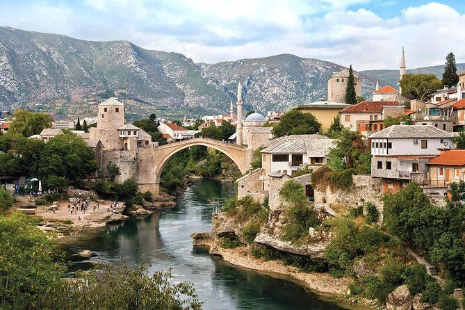 Mostar and Pocitelj Private Tour From Dubrovnik - Crossing into Bosnia and Herzegovina