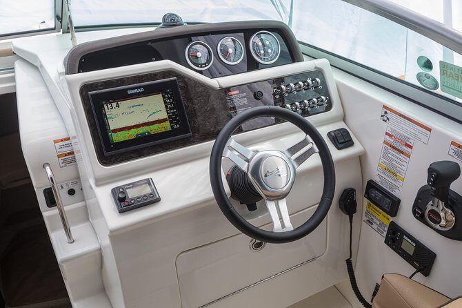 Motor Yacht (2020)Luxury Private Cruise Around Santorini - Practical Tips for Booking and Enjoying