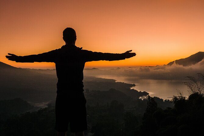 Mount Batur Sunrise Trekking with Private Hotel Transfer - The Path to the Sunrise: What to Expect