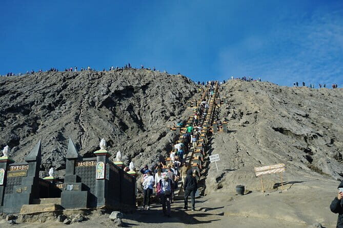 Mount Bromo Sunrise Shared Guided Tour from Surabaya - The Group Size and Guide Experience