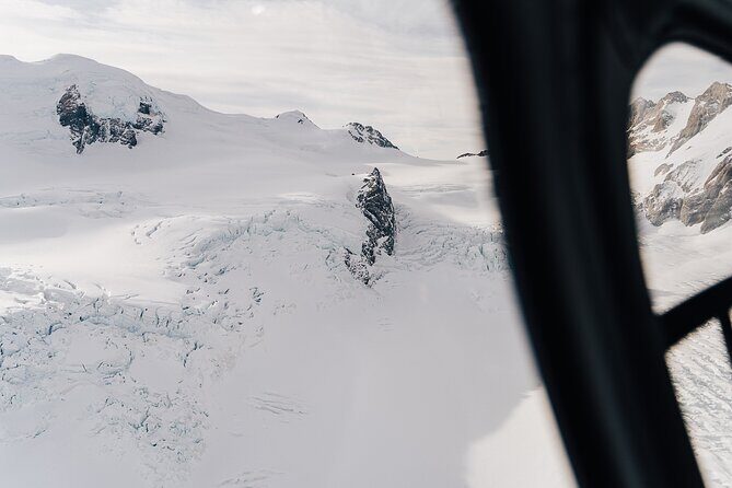 Mount Cook and The Glaciers 55-Minute Helicopter Flight - How Reviews Reflect the Experience