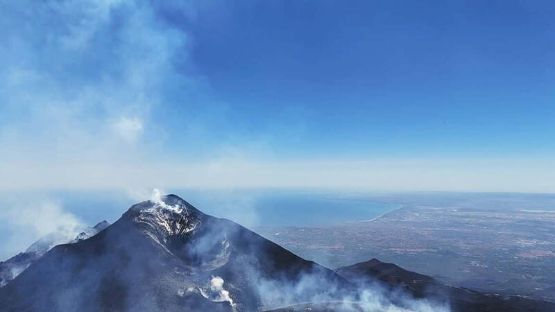 Mount Etna: Central Crater (3340mt.) with cable car and jeep - A Deep Dive into the Mount Etna Central Crater Tour