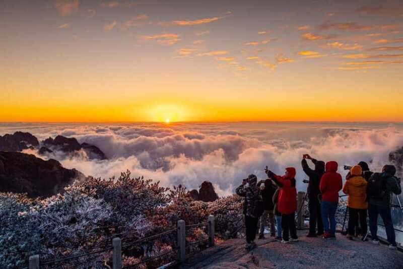 Mount Huangshan: Highlights Tour in Huangshan full-day - Exploring the Magic of Huangshan