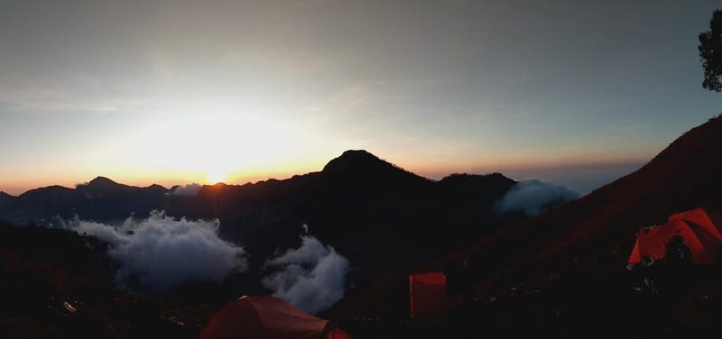 Mount Rinjani Trekking 3D/2N To Summit,Lake & Hot Spring - The Value of the Experience